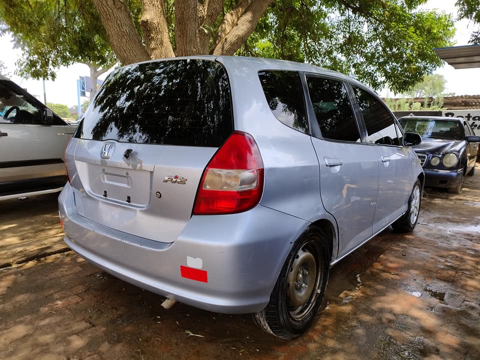 Honda Fit Old Shape Silver Small Car For Sale - SAVEMARI