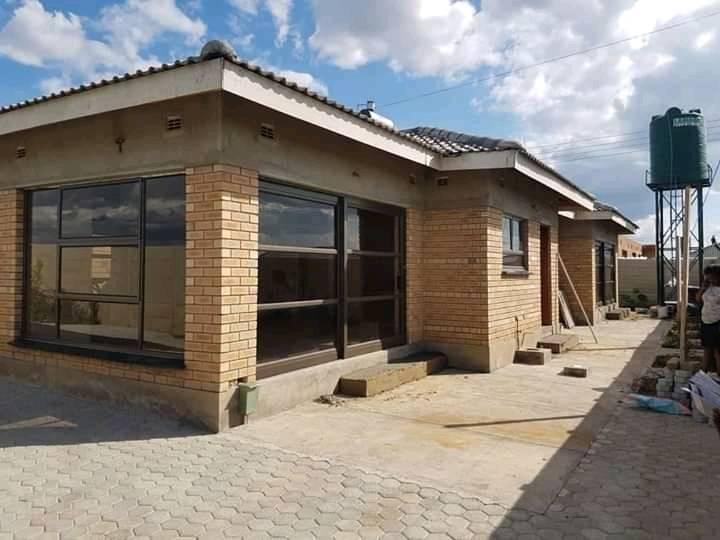 Madokero Estate 4 Bedrooms House For Sale - SAVEMARI