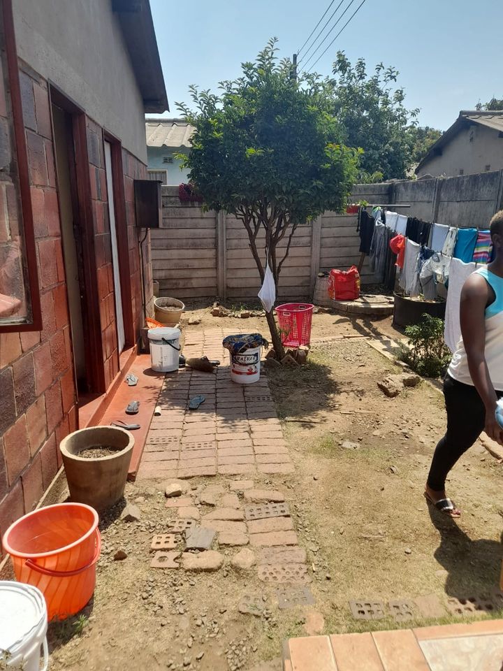 Glen View 8 Roomed House For Sale! - SAVEMARI