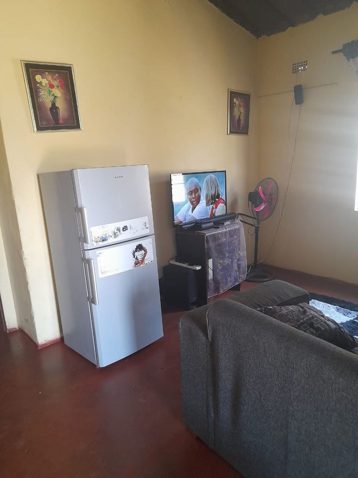 Glen View 8 Roomed House For Sale! - SAVEMARI