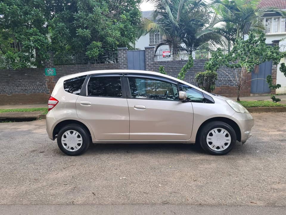 Honda Fit Ge6 Blue Clean Car For Sale in Harare - SAVEMARI
