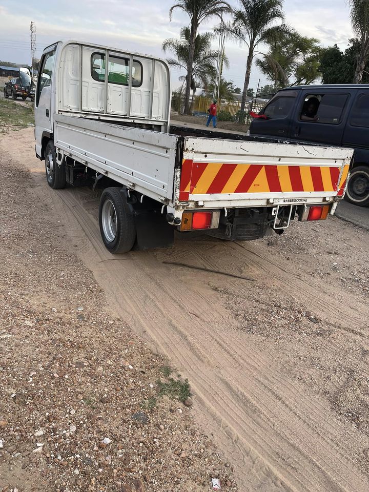 Mazda Titan(ISUZU ELF) 2 Tonne Commercial Truck For Sale - SAVEMARI
