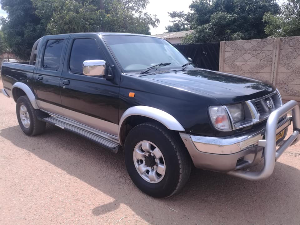 Nissan Navara Twin Cab Round Shape Pick Up Truck For Sale - SAVEMARI