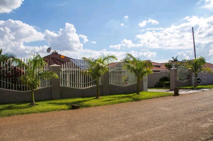 Spacious 4 Bedroomed Fully Furnished Holiday Home In Harare Westgate ...